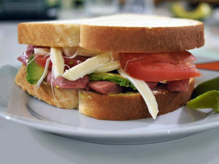 Say Goodbye To Soggy Sandwiches With These Key Tips!